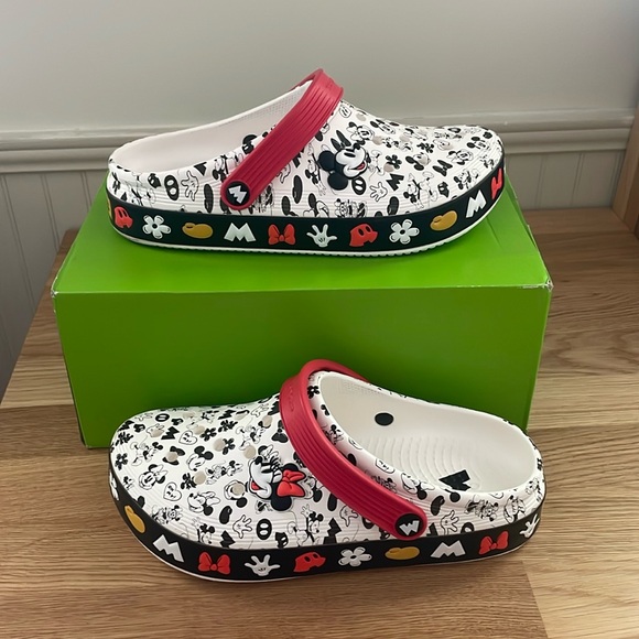 CROCS | Shoes | Crocs Mickey Off Court Clog K White Us J6 Ks | Poshmark
